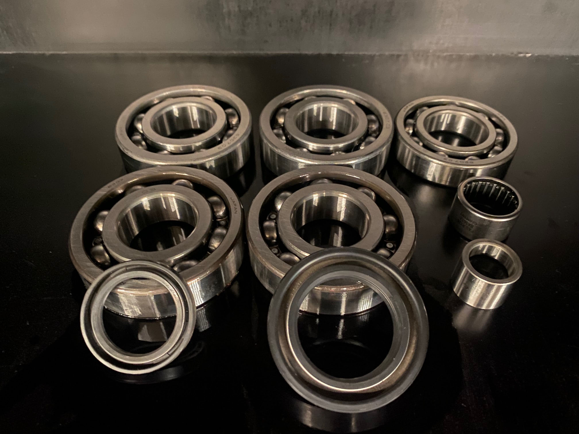 V600C Bearing and Seal Kit With Needle Roller & Inner Race